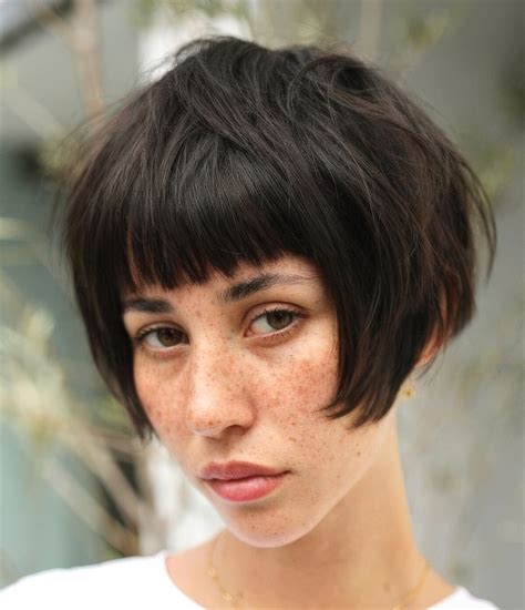 50 Refined And Chic Ear Length Bob Ideas Styleoholic