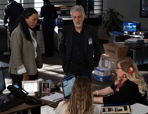 Paramount Renews Criminal Minds Evolution Seat42f