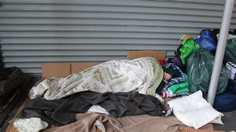 Indigentes En Gales Recibirán Abrigos Que Resisten Todo Tipo De Ataques