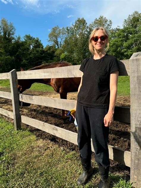 Amanda Seyfried Taps Into Ugly Shoe Trend In Adorable Throwback