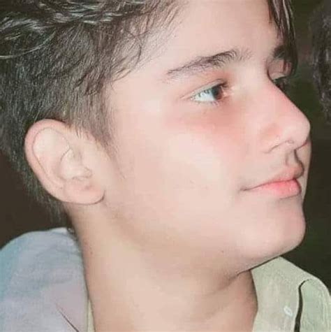 لوفر دا بنوں گل یم Facebook