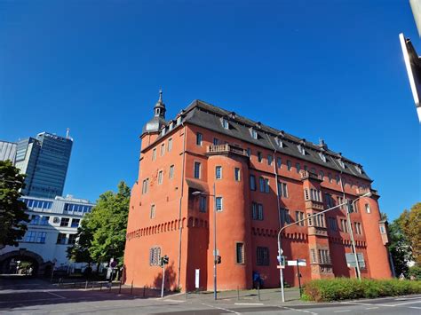 Isenburg Castle A Renaissance Moated Palace In Offenbach Ancient