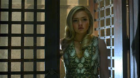 Natalie Alyn Lind As Silver St Cloud In Silver Outfits Tv Gotham