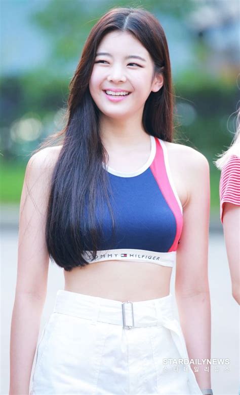 10 Times Itzys Lia Made Fans Fall For Her In Her Gorgeous Casual