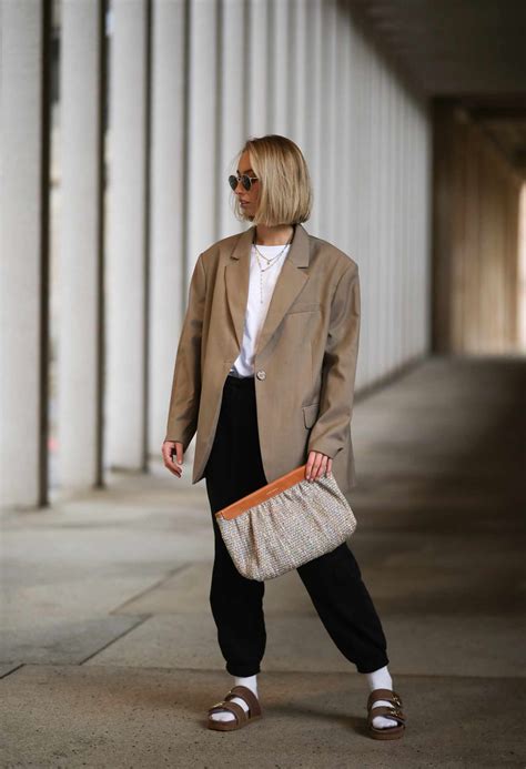 20 Style Tips On How To Wear Socks With Sandals Jcdat