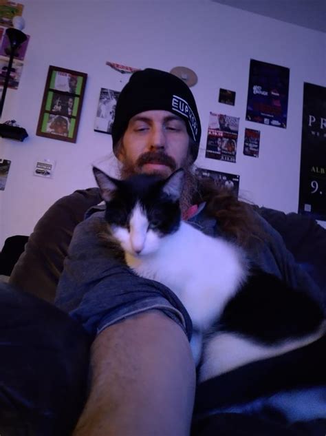 Poor Kitty R Cuteguyswithcats