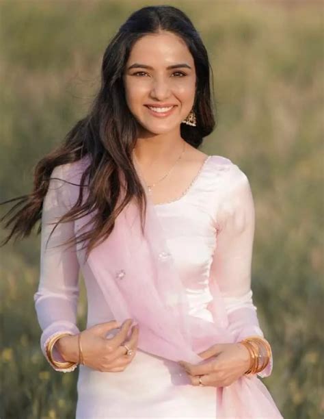 Jasmin Bhasin On Her Baisakhi Plan I Love Visiting Gurdwara All More During This Time It Gives