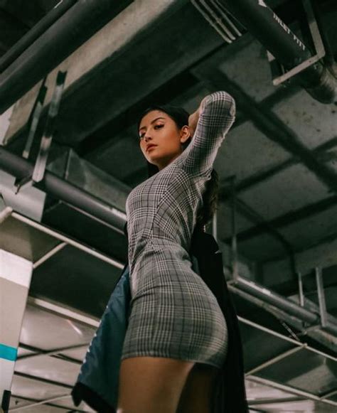 Cantiknya Bikin Pusing 7 Potret Seksi Awkarin Paling Seru