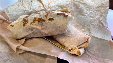 Review New Taco Bell Grilled Steak Burritos Beef Up The Value Menu