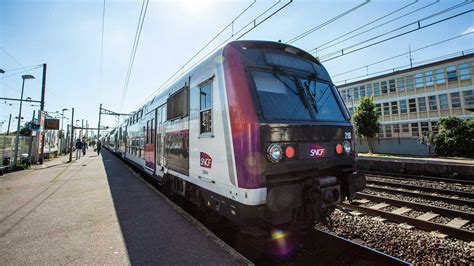 Depuis Versailles Les Lignes Du Rer C Perturbées Tout Lété La Semaine De Lîle De France