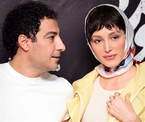 ژست‌های عاشقانه‌ فرشته حسینی و نوید محمدزاده مقابل عکاسان ویدئو