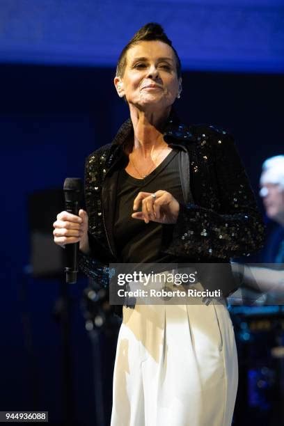 Lisa Stansfield Photos Photos And Premium High Res Pictures Getty Images
