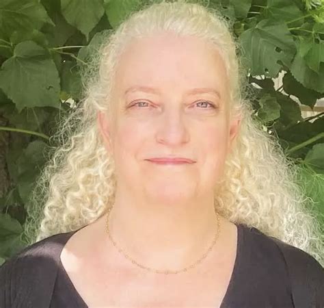 Meet The Therapist Limor Tevet