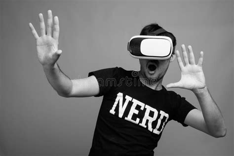 Young Asian Nerd Man Using Virtual Reality Headset Stock Image Image Of Person Black 197297393