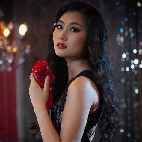 Hoàng Thục Linh Nữ Ca Sĩ Gốc Việt Với Giọng Ca Say đắm Lòng Người