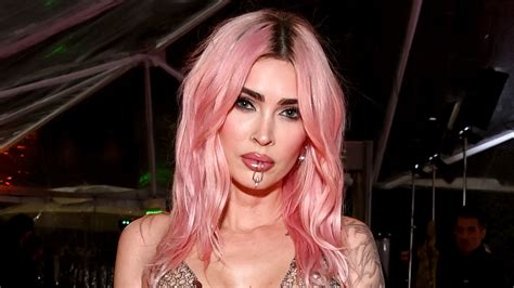 Megan Fox Debuted A Sleeve Tattoo And Cotton Candy Pink Hair In A Chain