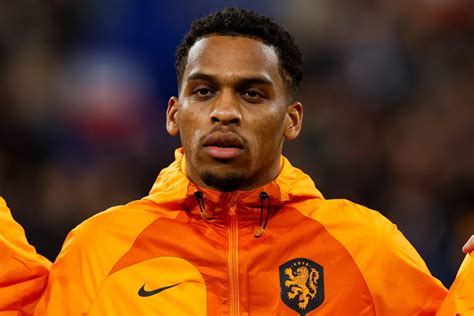 آرسنال آماده پیشنهاد دوم برای یورین تیمبر؛ مدافع هلندی بند آزادسازی ندارد طرفداری