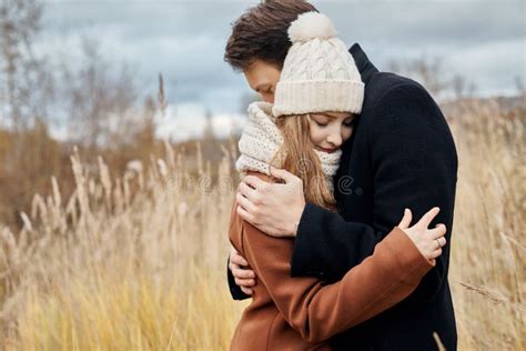 Umarmung Und Kuss Für Paare In Der Liebe Sinnlicher Foreplay