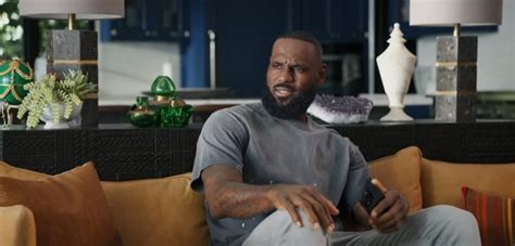 Lebron James Brutally Mocked By Kevin Hart For Age And Nfl Offer
