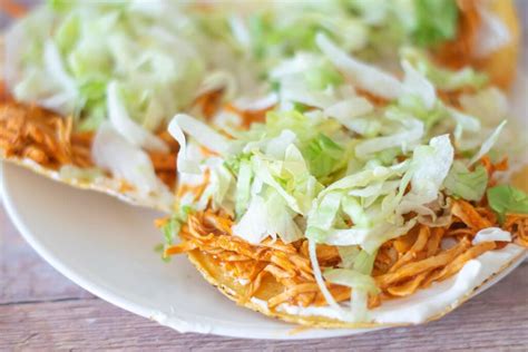 Tostadas De Tinga De Pollo