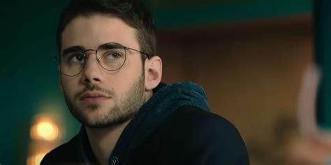 Berlín El Significado Real Del Misterioso Tatuaje De Roi Julio Peña En La Serie De Netflix