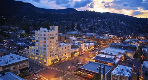 Press Ashland Springs Hotel