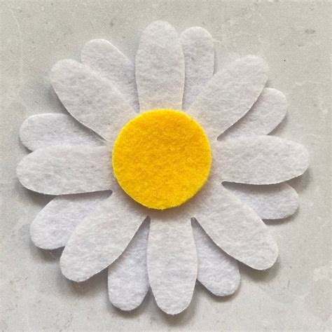 White Felt Daisies Large Die Cut Felt Daisy Flowers Etsy Uk Etsy