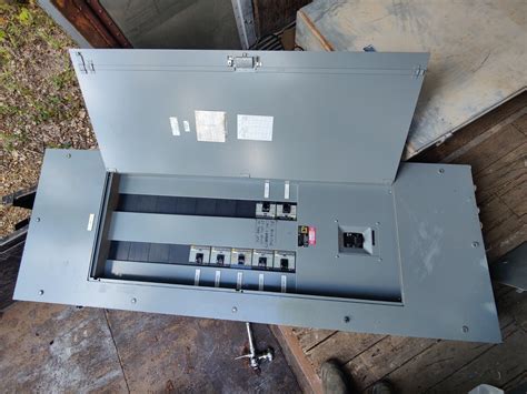 Square D I Line Panel With 400 Amp Main And Breakers 208y120 Volt 3 Pha