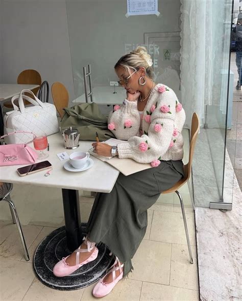 Rosette Trend Style Pink Ladies Winter Fashion Outfits