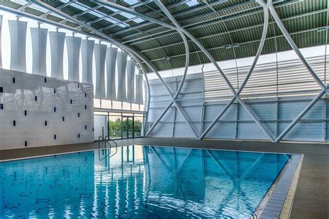Galeria De Centro Aquático Aisj Flansburgh Architects 4 Architect Pool Houses Architecture