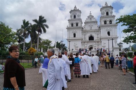 Diáconos Hispanos De Eeuu Realizan Peregrinación A Esquipulas
