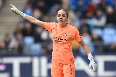 Barcelona Confirm Ellie Roebuck Signing Following Man City Departure