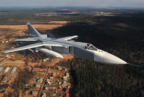 Самолёт СУ 24 российский фронтовой бомбардировщик технические