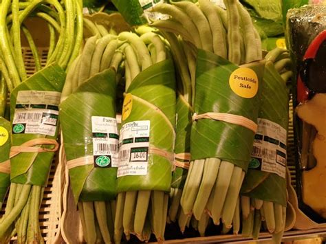 Supermercado Cambia Los Empaques Plásticos Por Hojas De Plátano
