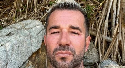 Mathieu Ceschin Lamour Est Dans Le Pré Papa Son Fils Ezio Est Né