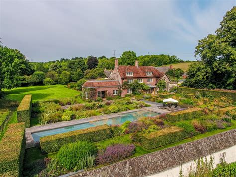 A Medieval Manor House That Was Once A Royal Hunting Lodge Has Come To The Market Country Life