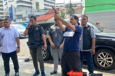 Polisi Peragakan 17 Adegan Gathan Saleh Lakukan Penembakan Antara News