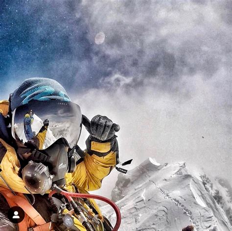 Sommet Du K2 Pour Nirmal Purja