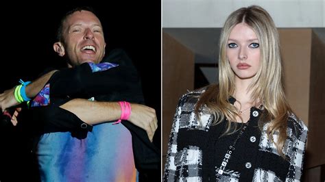 Chris Martin Y Gwyneth Paltrow Acompañan A Su Hija Apple En El Baile De