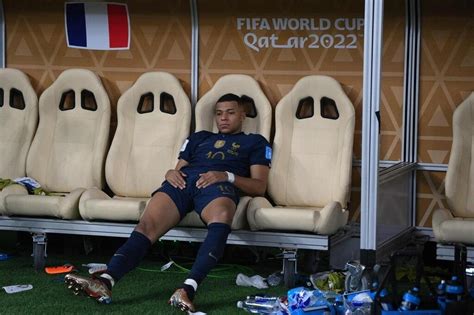 En Images Mbappé Hurle Giroud Craque La Déception Des Bleus Après