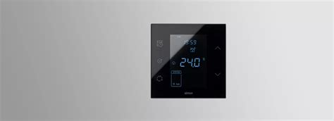 The Simon 100 Io Universe Thermostat Simon