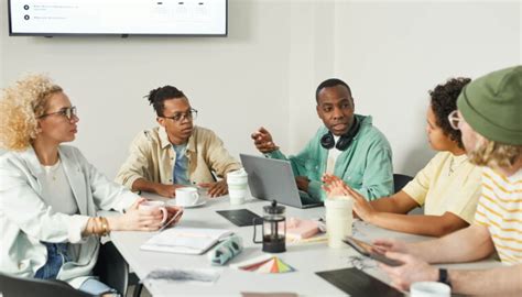 Project Management Lessons Learned Knowledge Train