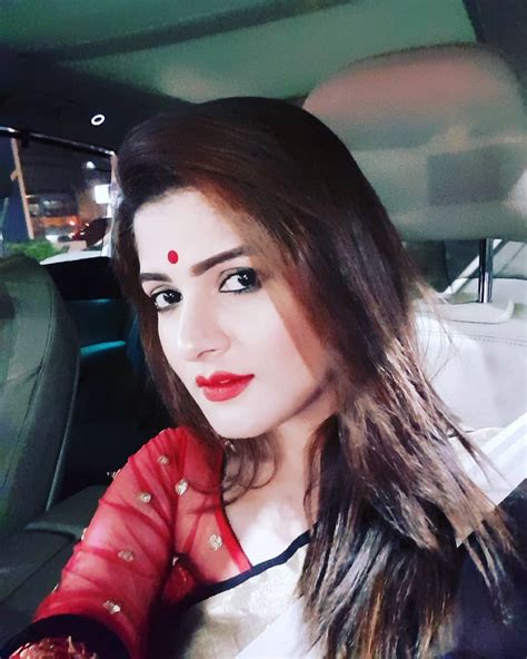 Srabanti Chatterjee Hot Hd Photos Hot Cutey Smiley Sharee