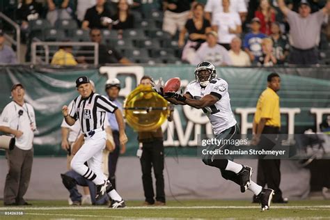 Philadelphia Eagles Terrell Owens In Action Making Td Catch Vs News