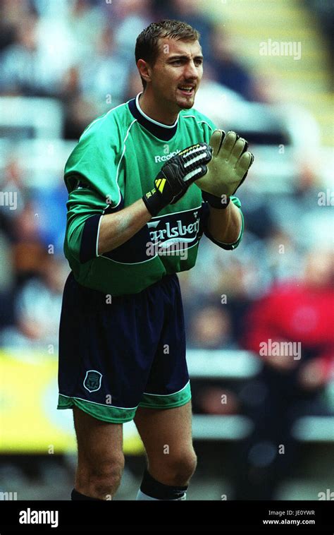 Jerzy Dudek Liverpool Fc St James Park Newcastle 30 September 2001