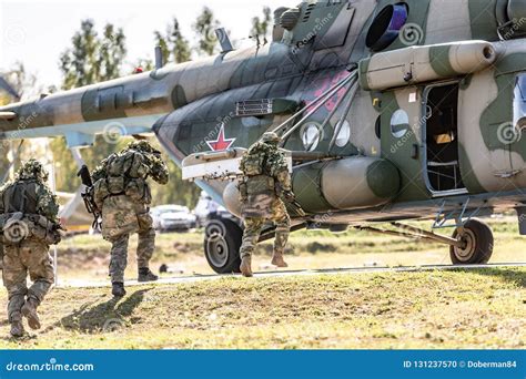 Battlefield Field Helicopter Soldiers
