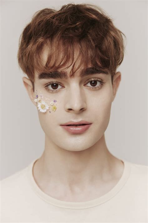 7 Hot Sexy Ben Neiley Bikini Pics