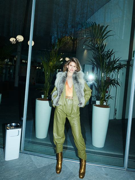 Karla Kirschner Supreme Paris