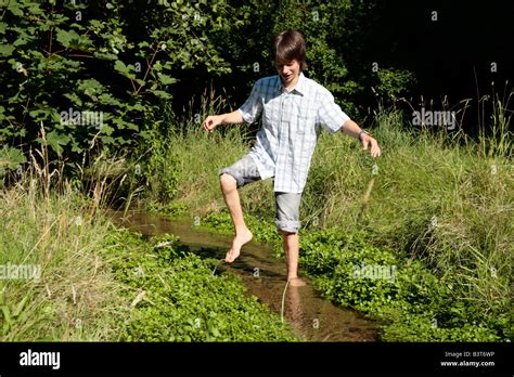 Boys Barefoot In The Wood Walking Barefoot In The Woods Tbfdri