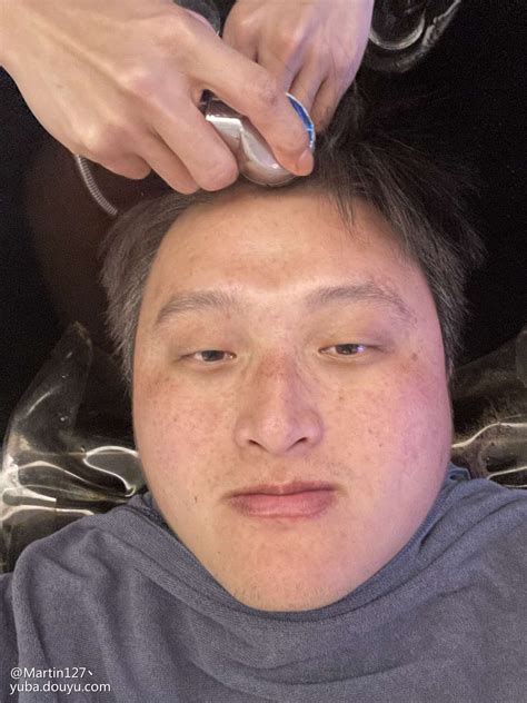 兄弟们，来点戴佳伟的鬼图或者帅照，要做一个百变佳伟的视频斗鱼鱼吧